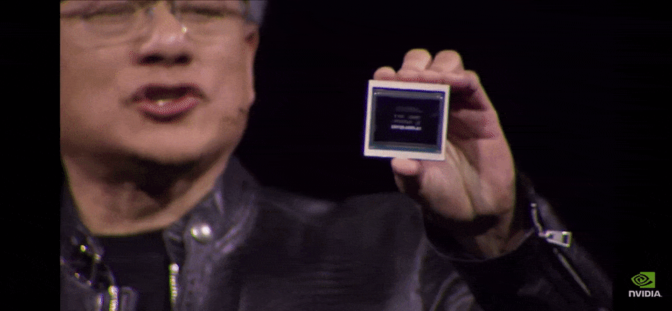 英伟达B200 | 30倍H100单机可训15个GPT-4模型，AI迎新摩尔时代