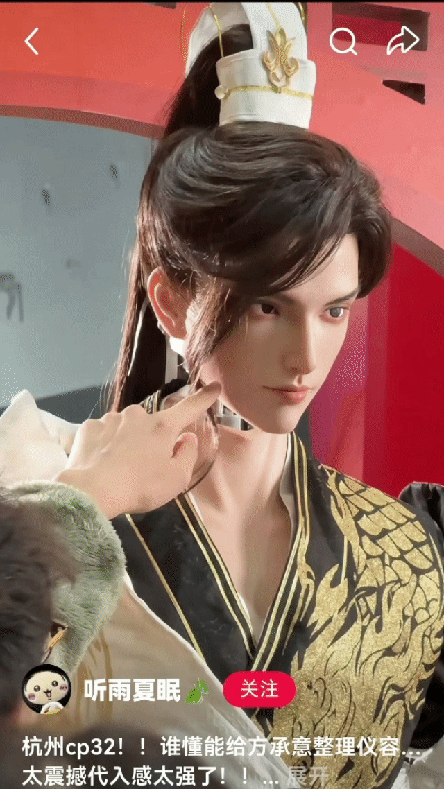 CP32展会现游戏角色等身机器人，可眨眼说话引关注__财经头条__新浪财经