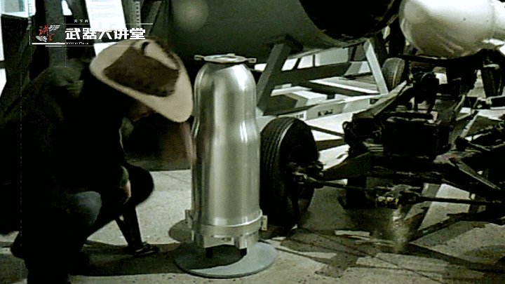 可携带核弹头奔赴2400KM，命中精度高达2.5米，AGM-86巡航导弹|导弹|巡航导弹|核弹头|AGM-86_新浪新闻